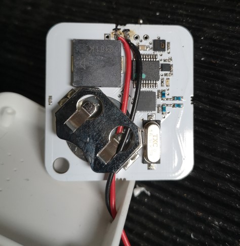 External battery pack to extend the battery life on wireless tags ...